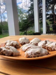 Easy Amish Sour Cream Cookies » Easy, delicious recipe - Amish365.com